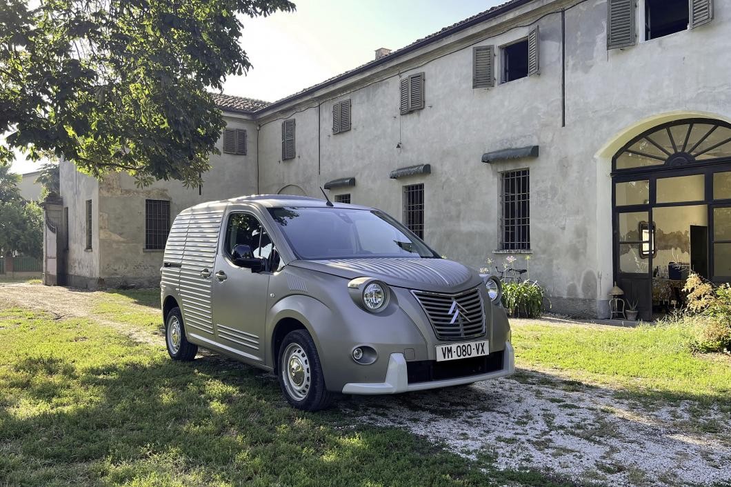 Nostalgie. Nostalgie. Citroën relance la 2CV Fourgonnette | Batimag
